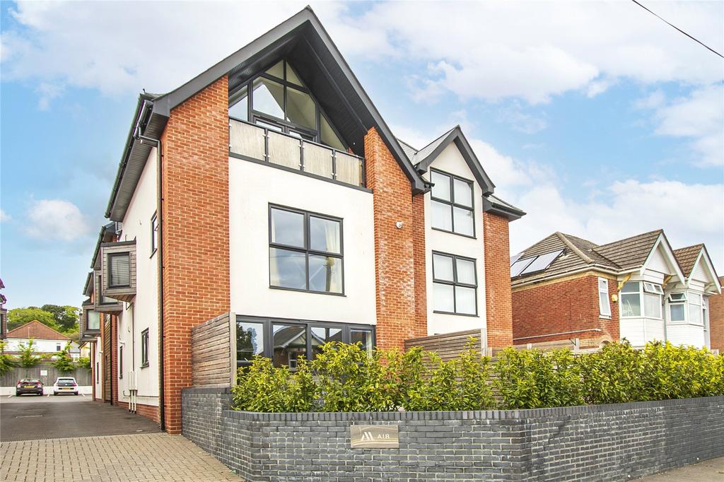 Bournemouth Road, Poole, Dorset, BH14 2 bed apartment for sale - £270,000