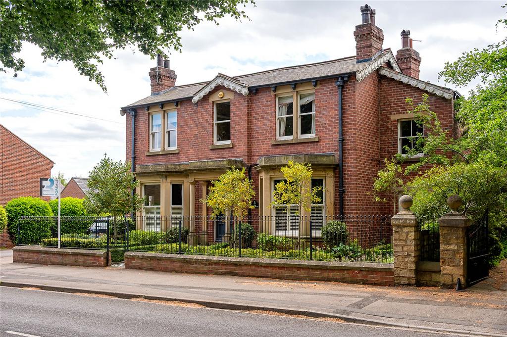 High Street, Boston Spa, LS23 6 bed detached house - £1,150,000