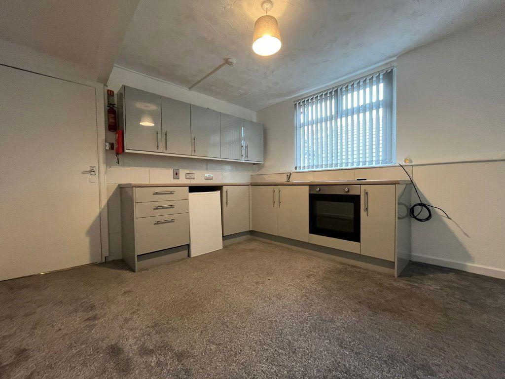 Coronation Street, Blackpool, Lancashire 1 bed flat to rent - £435 pcm ...