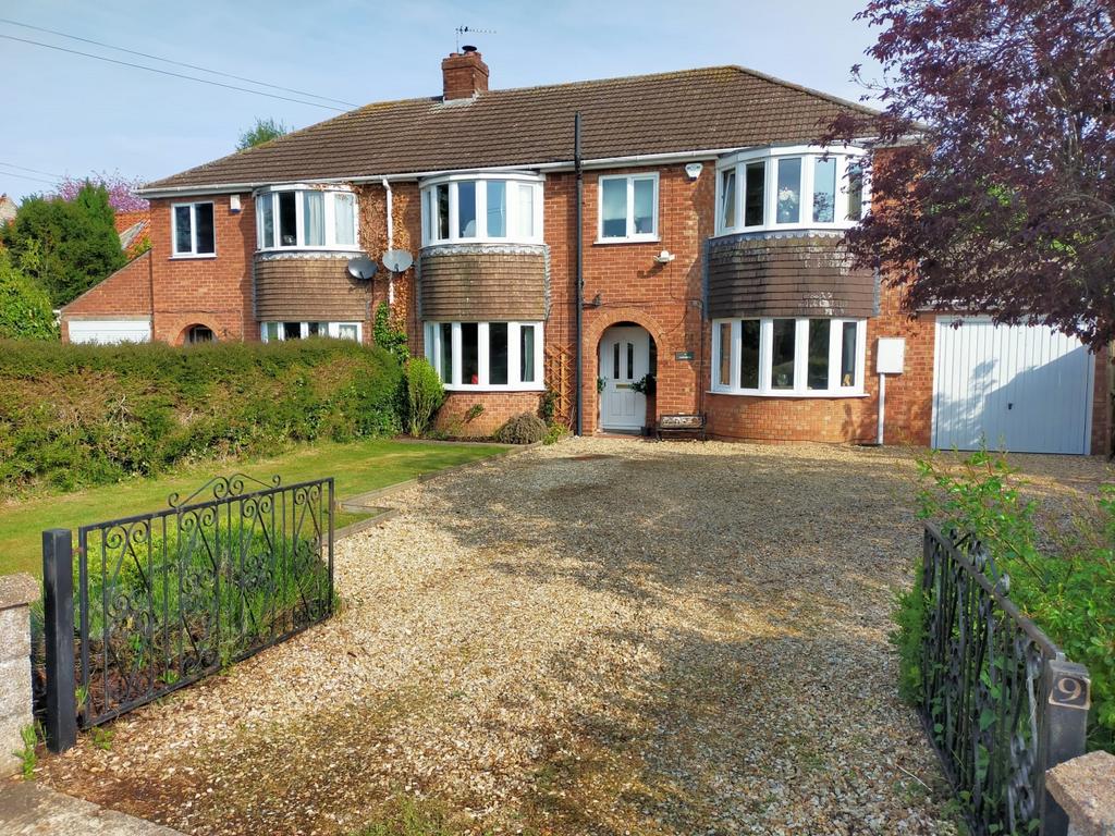 Main Street, Scopwick, Lincoln... 4 bed semi-detached house - £1,400 ...