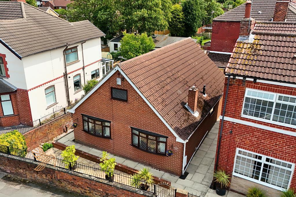 Barnsley Road, Hemsworth WF9 2 bed detached bungalow for sale - £225,000