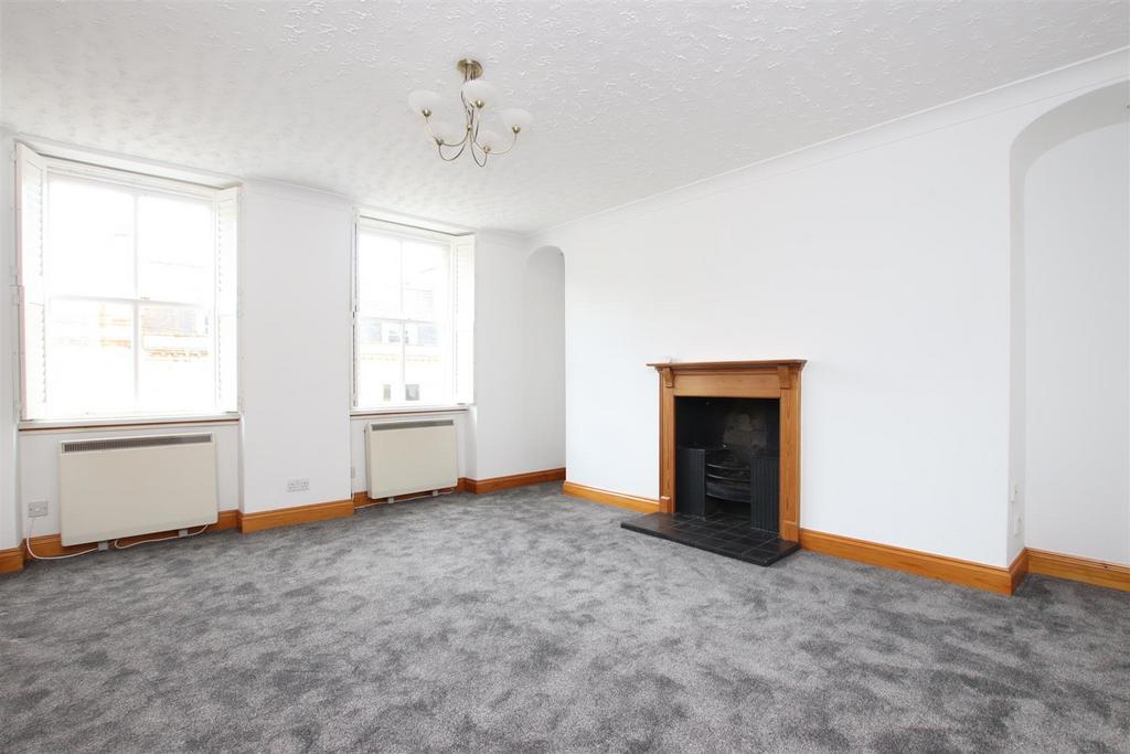37 New King Street, Bath BA1 1 bed flat - £1,150 pcm (£265 pw)