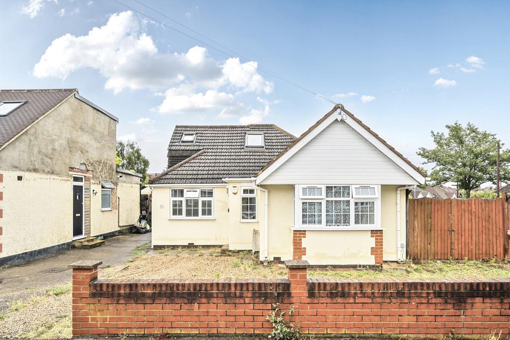 Herlwyn Avenue, Ruislip 3 bed bungalow - £700,000