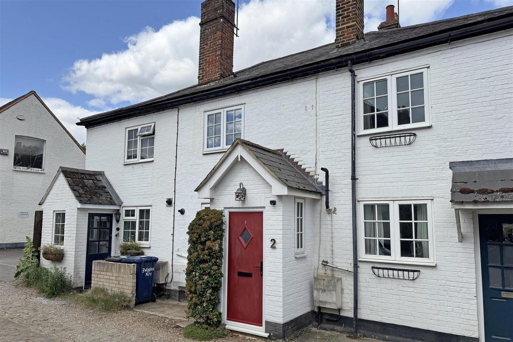 Godalming Town Centre *NO ONWARD CHAIN* 2 bed terraced house for sale ...
