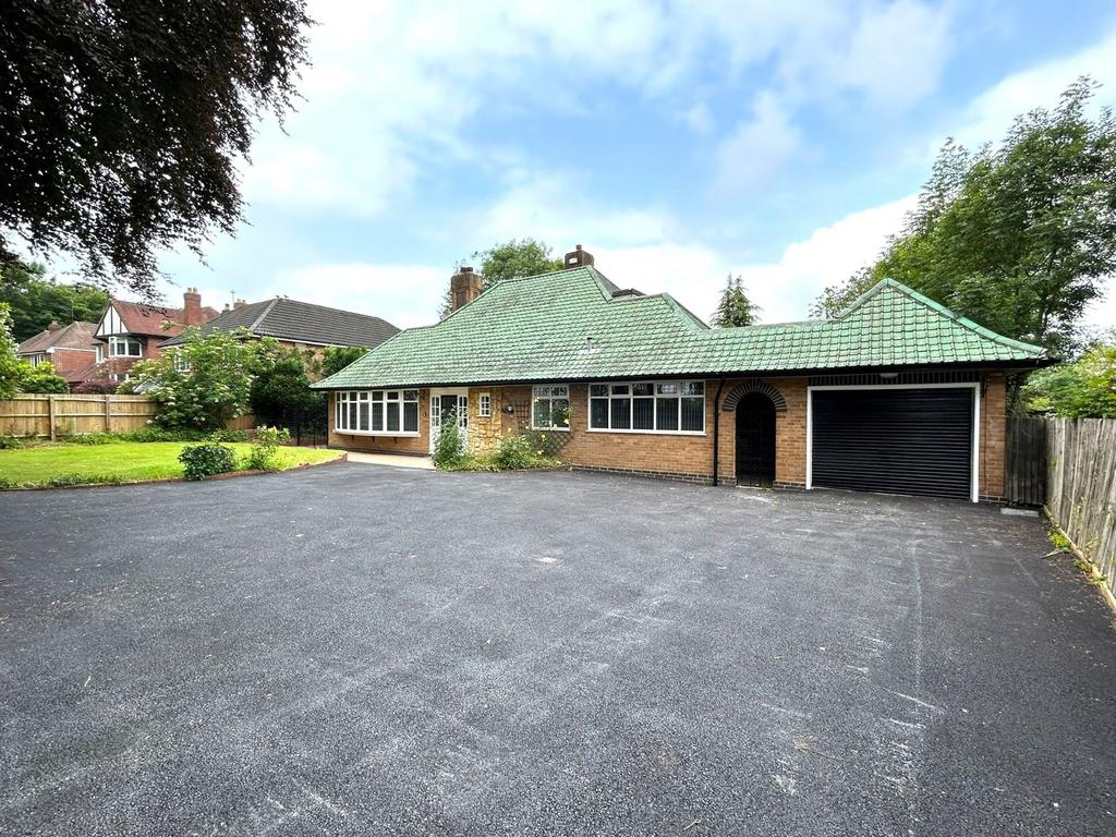 Sutton Road, Walsall, West Midlands, WS5 4 bed bungalow - £2,500 pcm (£ ...