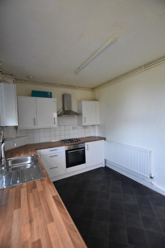 Fletton Avenue, Peterborough, PE2 2 bed flat - £960 pcm (£222 pw)