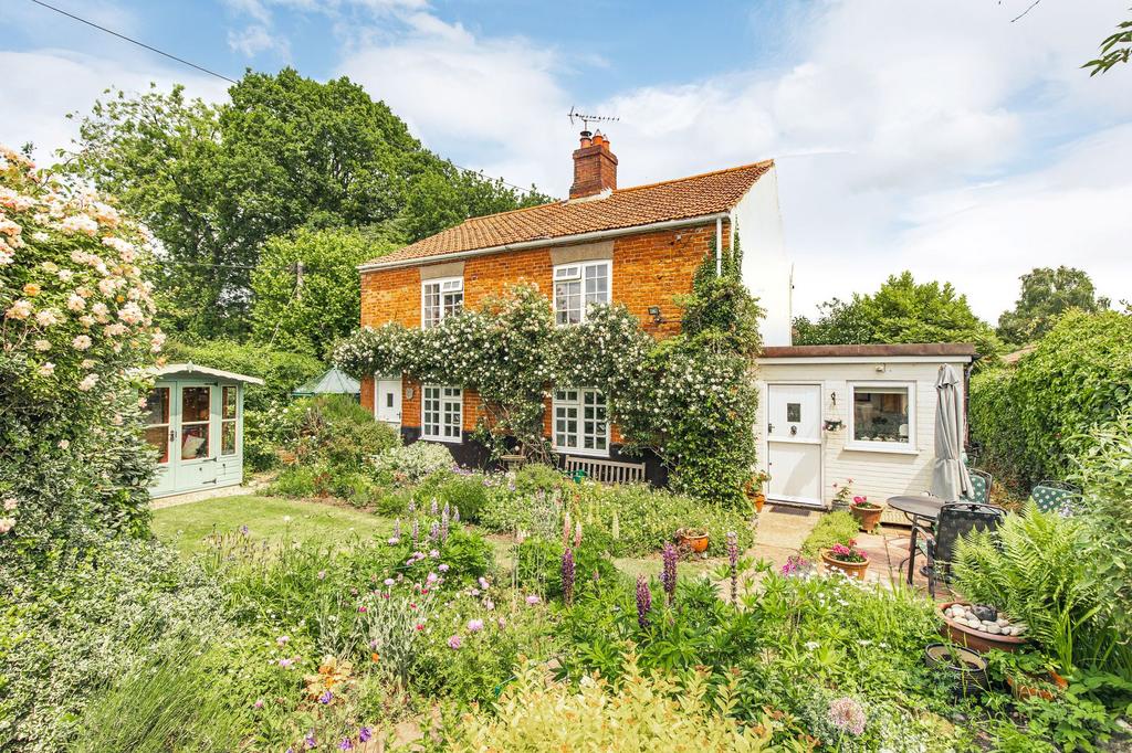 Little Dunham 3 bed detached house - £375,000