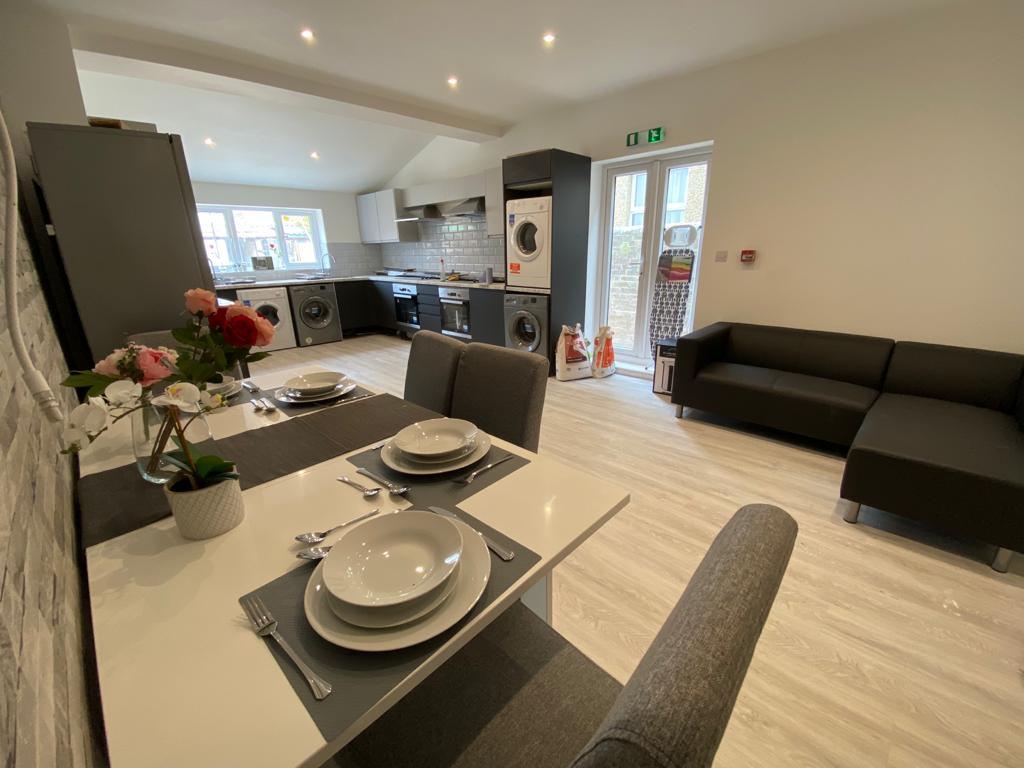 Stubbington Avenue, Portsmouth PO2 7 bed house of multiple occupation ...
