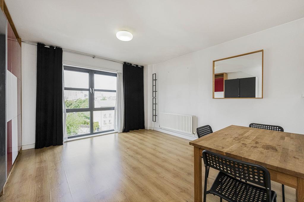 Watney Street, London E1 2 bed flat to rent - £1,900 pcm (£438 pw)