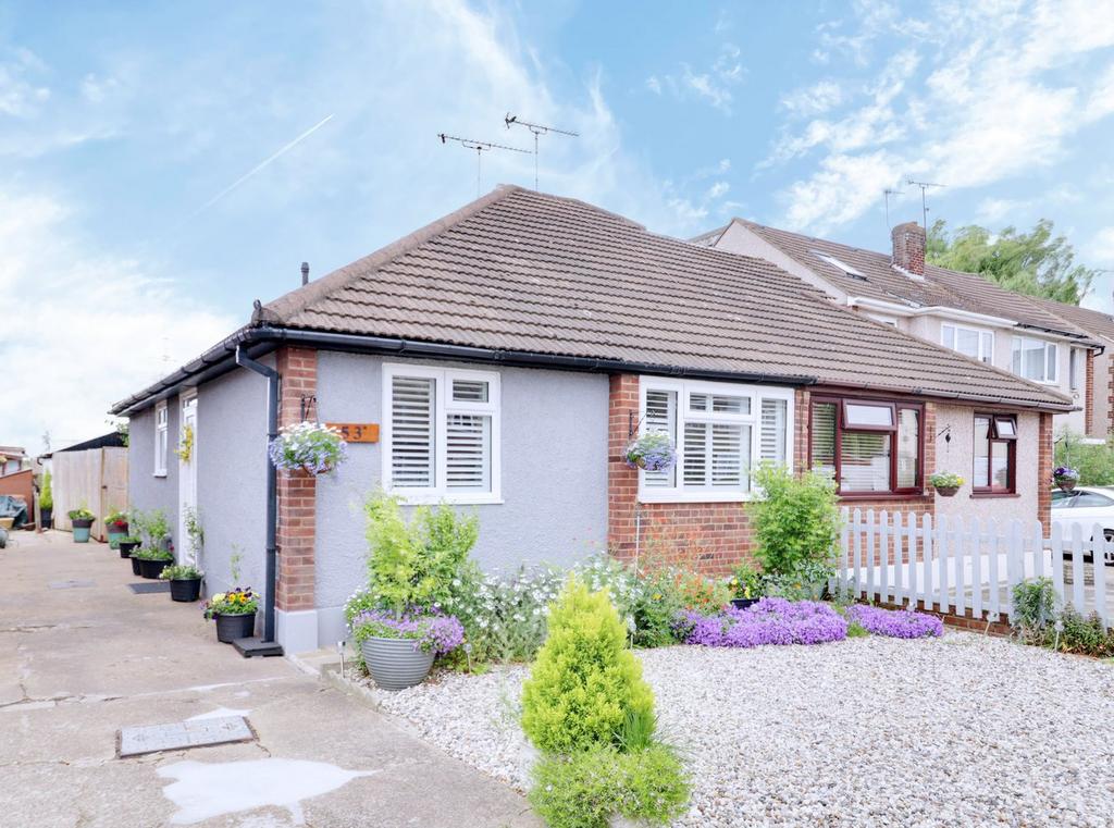 Eastwood Drive, Rainham RM13 2 bed semi-detached bungalow - £400,000