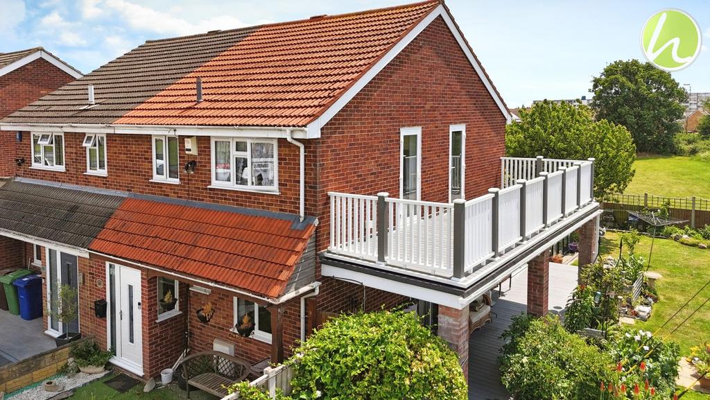 Beechcroft Avenue, Linford, SS17 3 bed semi-detached house for sale - £ ...