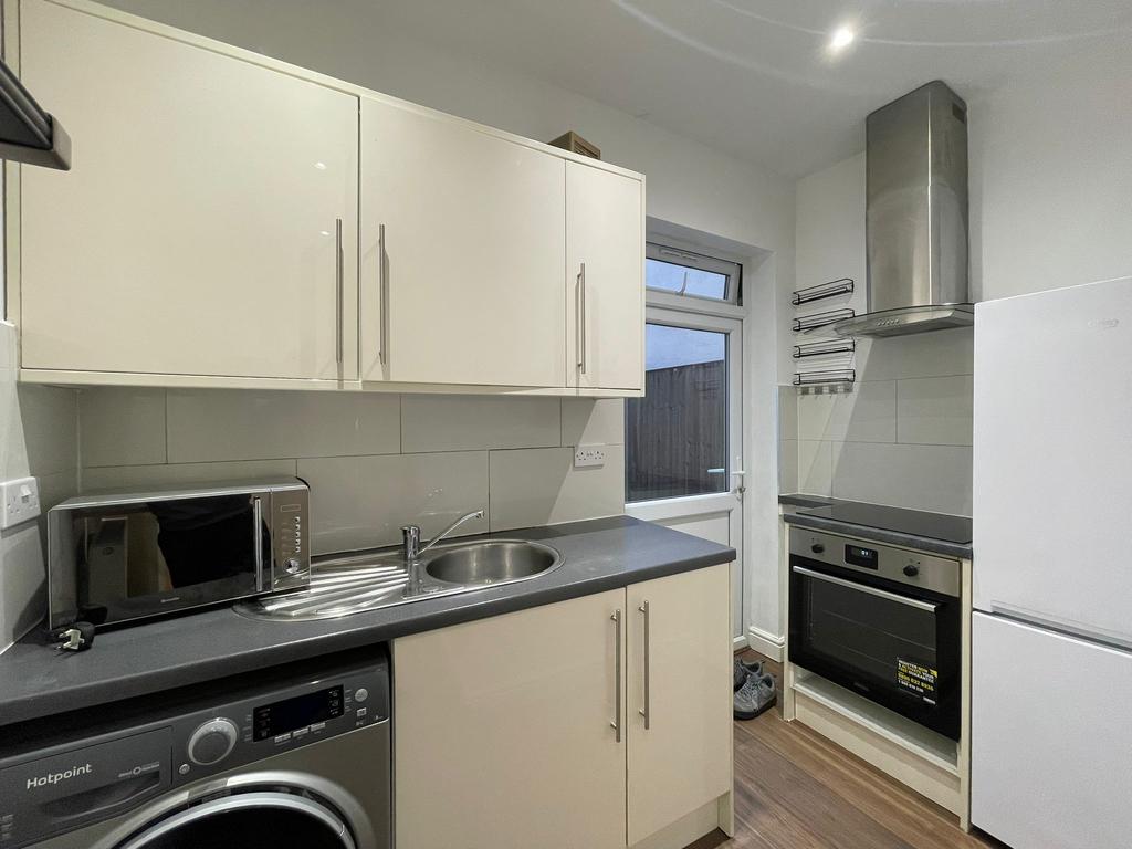 Harrow View, Harrow HA1 Studio to rent - £1,250 pcm (£288 pw)