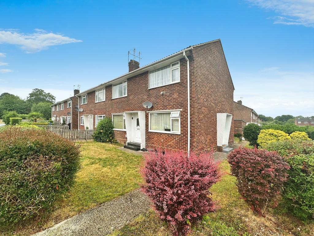 Sheppard Road, Basingstoke RG21 2 bed apartment - £220,000