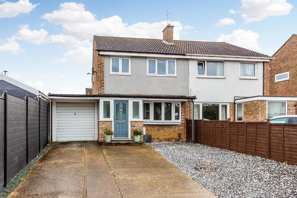 Grangeway, Rushden NN10 4 bed semi-detached house - £270,000