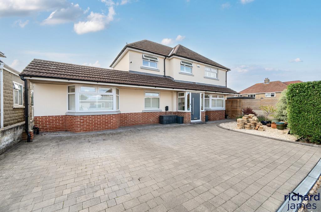 Ashwell Close, Old Walcot, Swindon, SN3 4 bed semi-detached house - £ ...