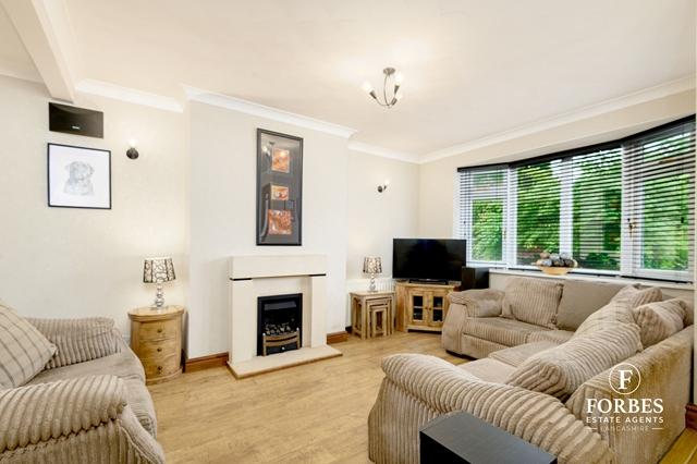 Radburn Close, Clayton-le-Woods PR6 4 bed detached house for sale - £ ...