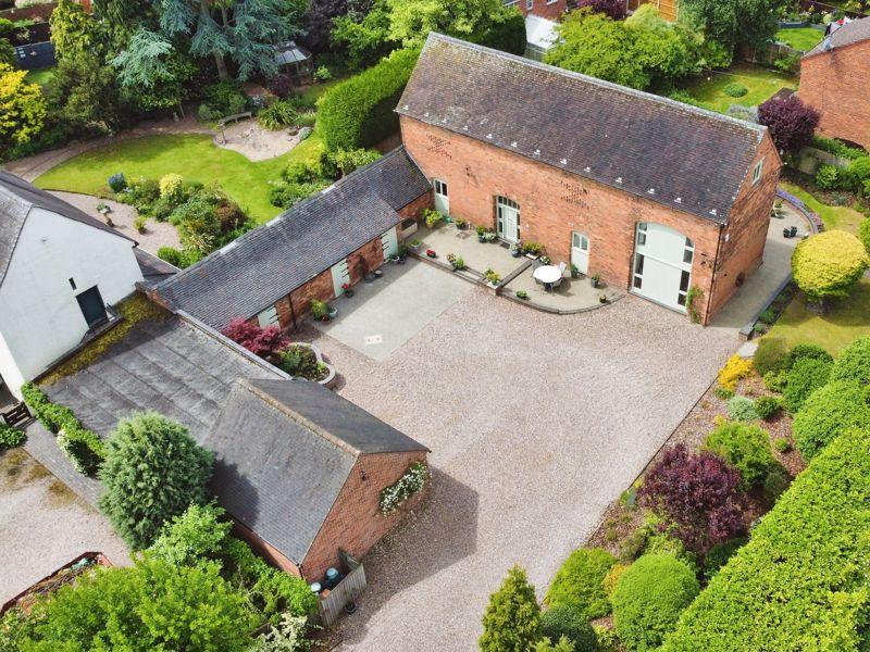 New Hall Barn, Walmley, B76 2PP 4 bed detached house - £800,000