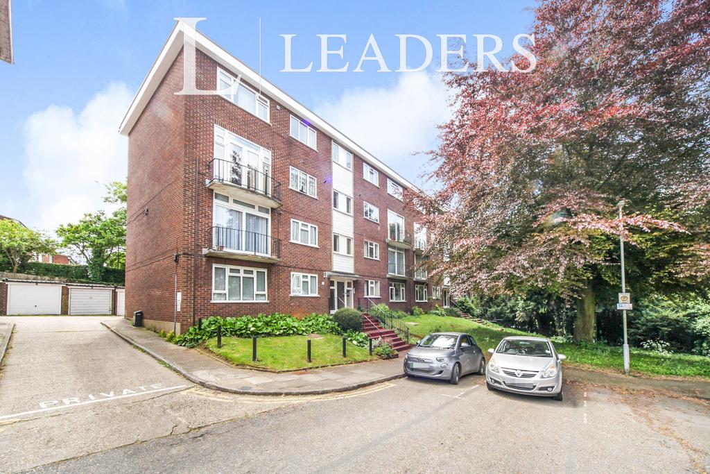 The Larches, Old Bedford Road, Luton... 2 bed apartment - £1,300 pcm (£ ...