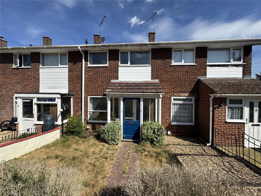 Fabian Close, Hampshire RG21 3 bed terraced house to rent - £1,400 pcm ...