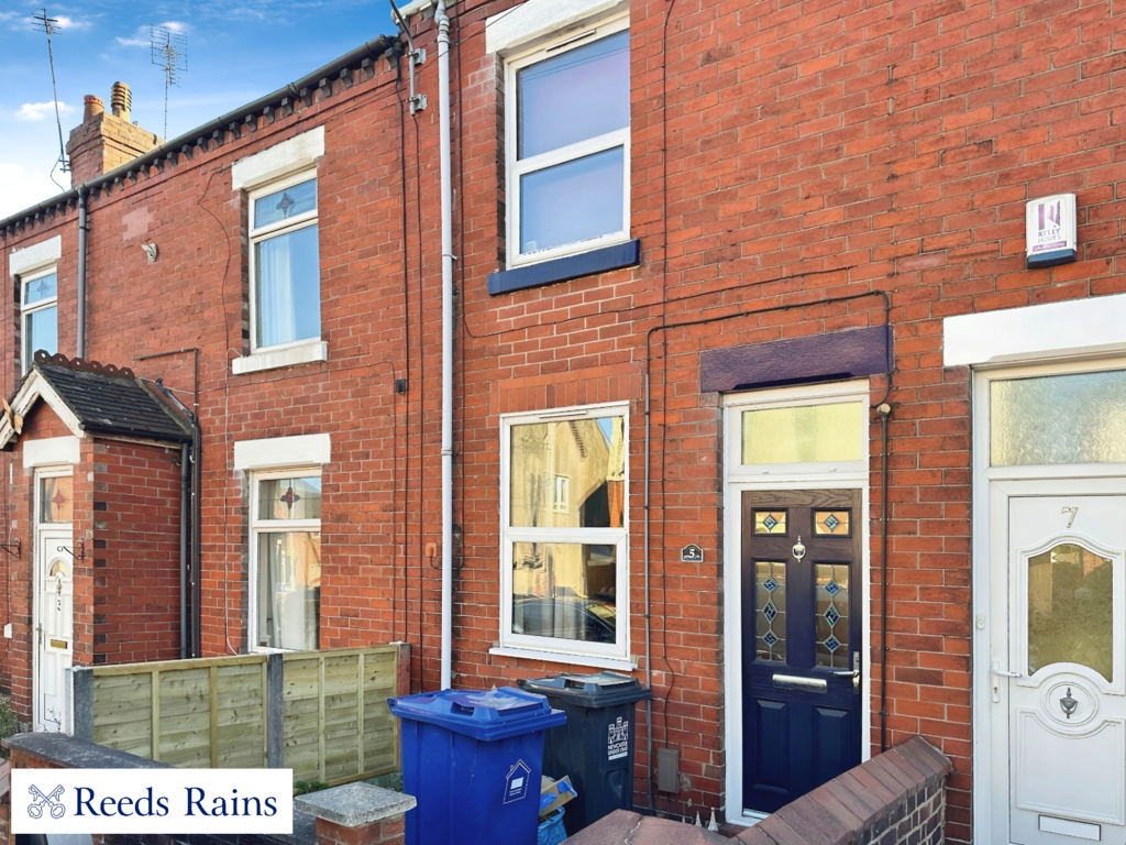 Dimsdale View East, Staffordshire ST5 2 bed terraced house - £120,000