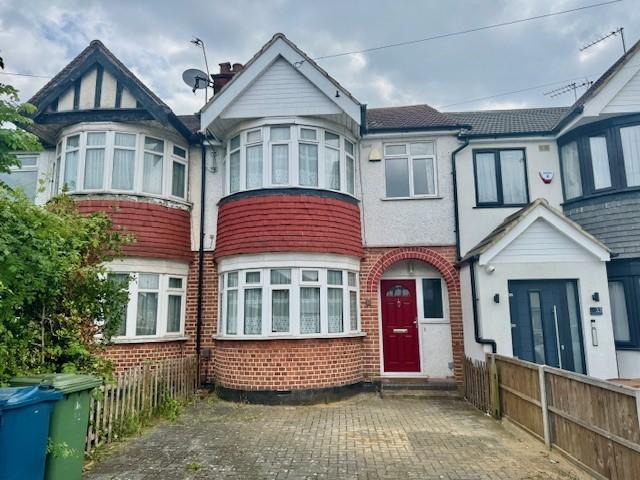 Warden Avenue, HARROW HA2 3 bed terraced house to rent - £2,200 pcm (£ ...