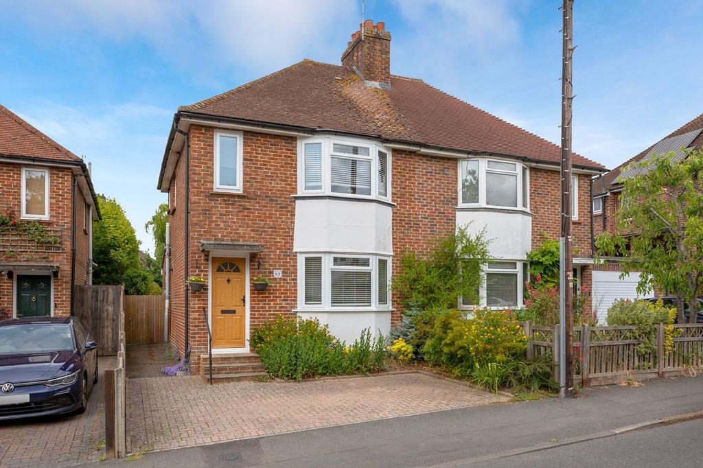 Bennetts Road, Horsham, RH13 3 bed semi-detached house - £450,000