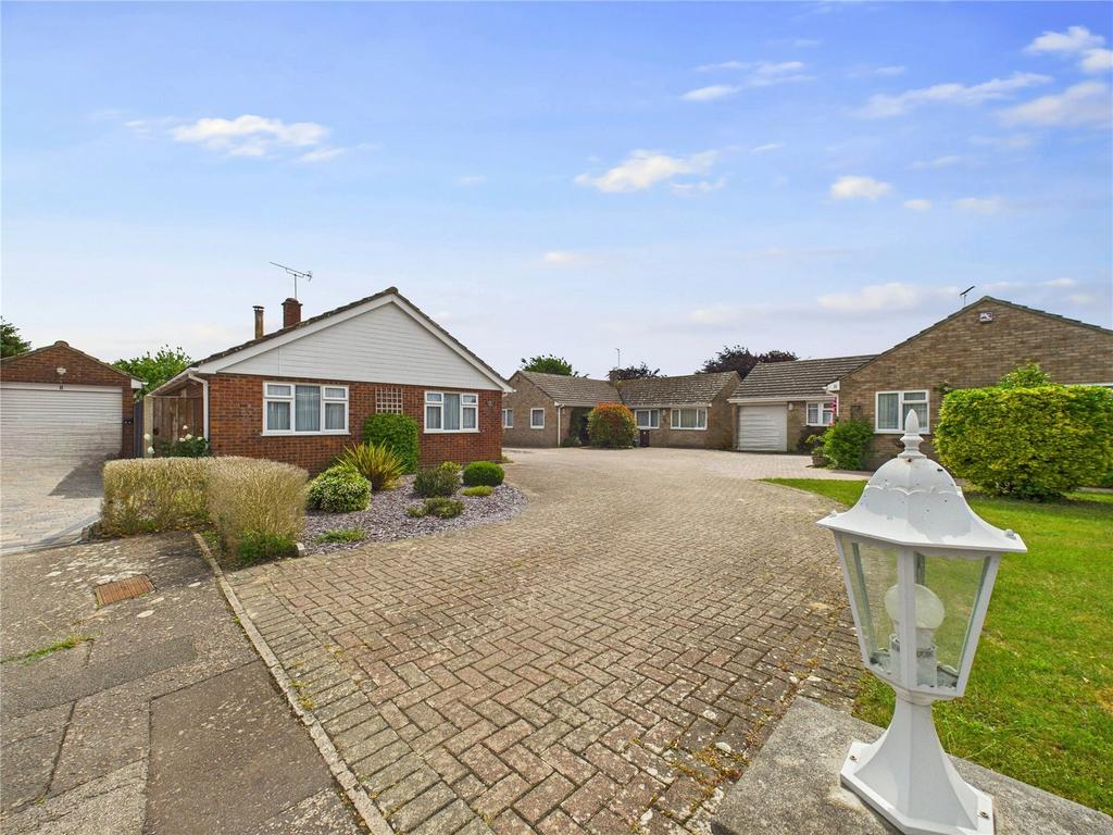 Hobbs Drive, Boxted, Colchester... 3 bed bungalow for sale - £375,000