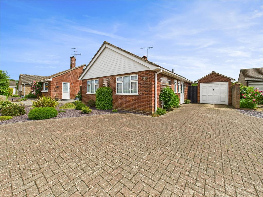Hobbs Drive, Boxted, Colchester... 3 bed bungalow for sale - £375,000