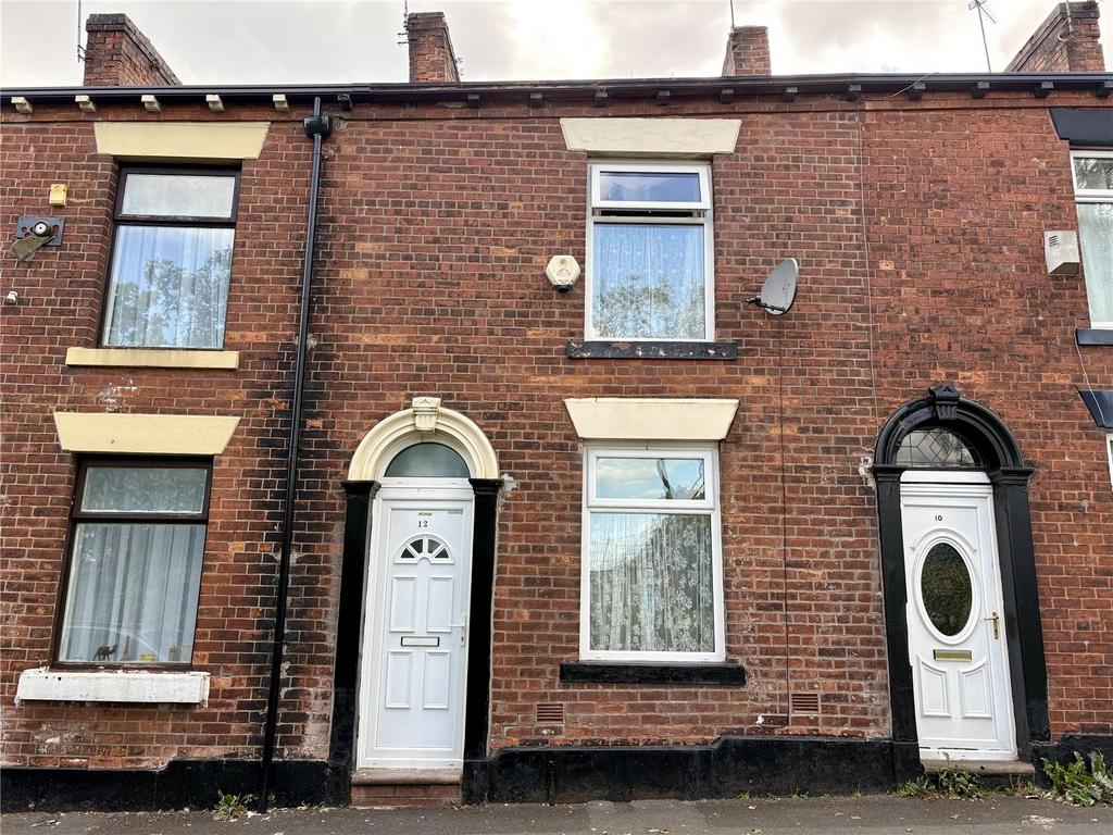 Snowden Street, Hathershaw, Oldham, OL8 2 bed terraced house - £120,000