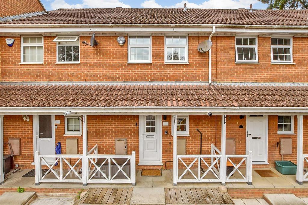 Ditton Place, Ditton, Aylesford, Kent 2 bed terraced house - £277,500