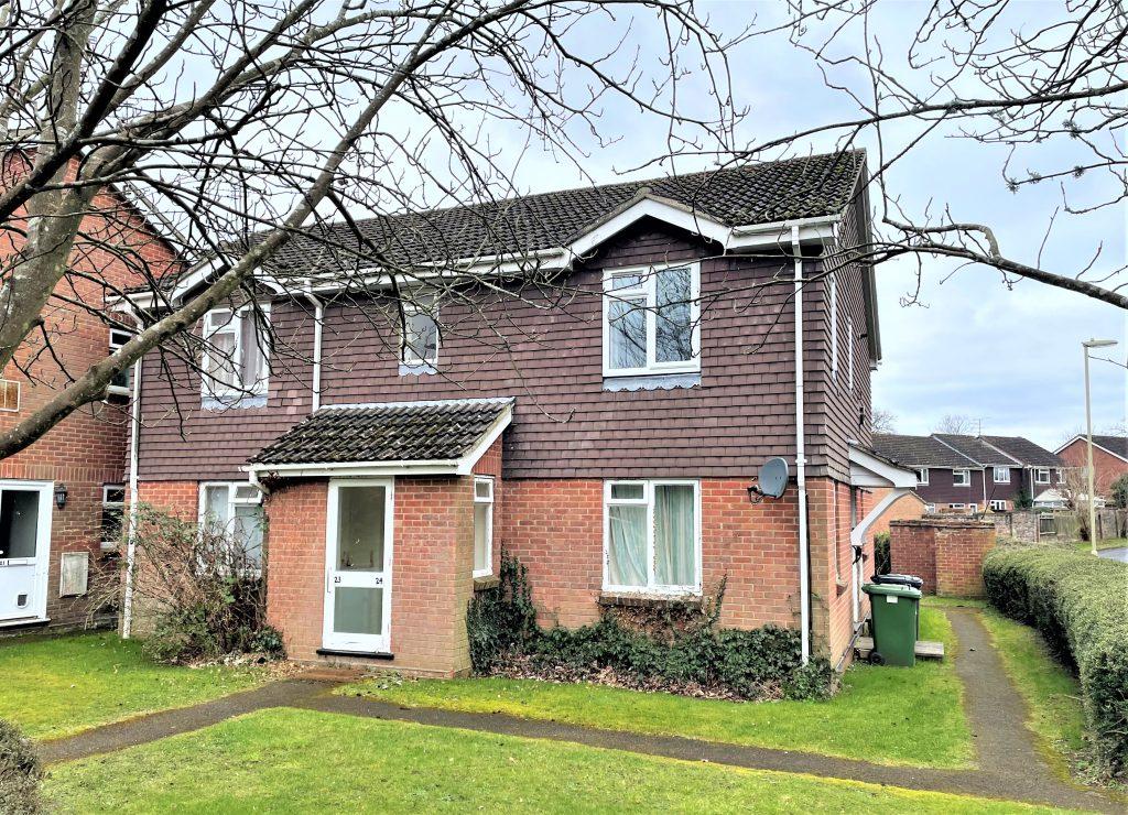 Mimosa Close, Lindford GU35 1 bed flat - £800 pcm (£185 pw)