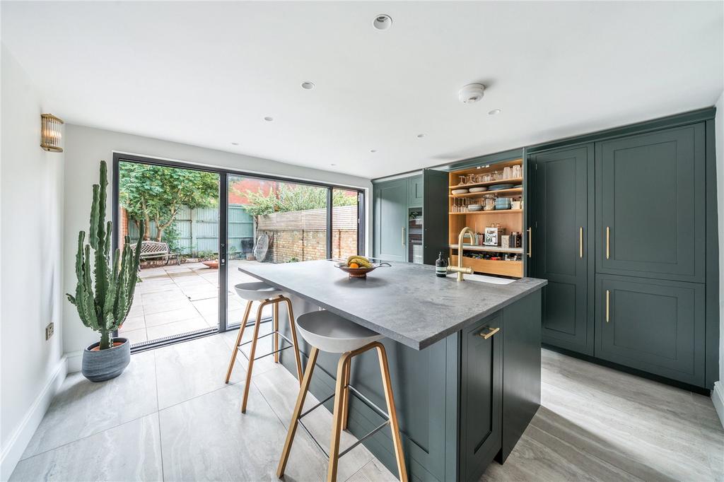 Pages Walk, London, SE1 3 bed terraced house for sale - £995,000
