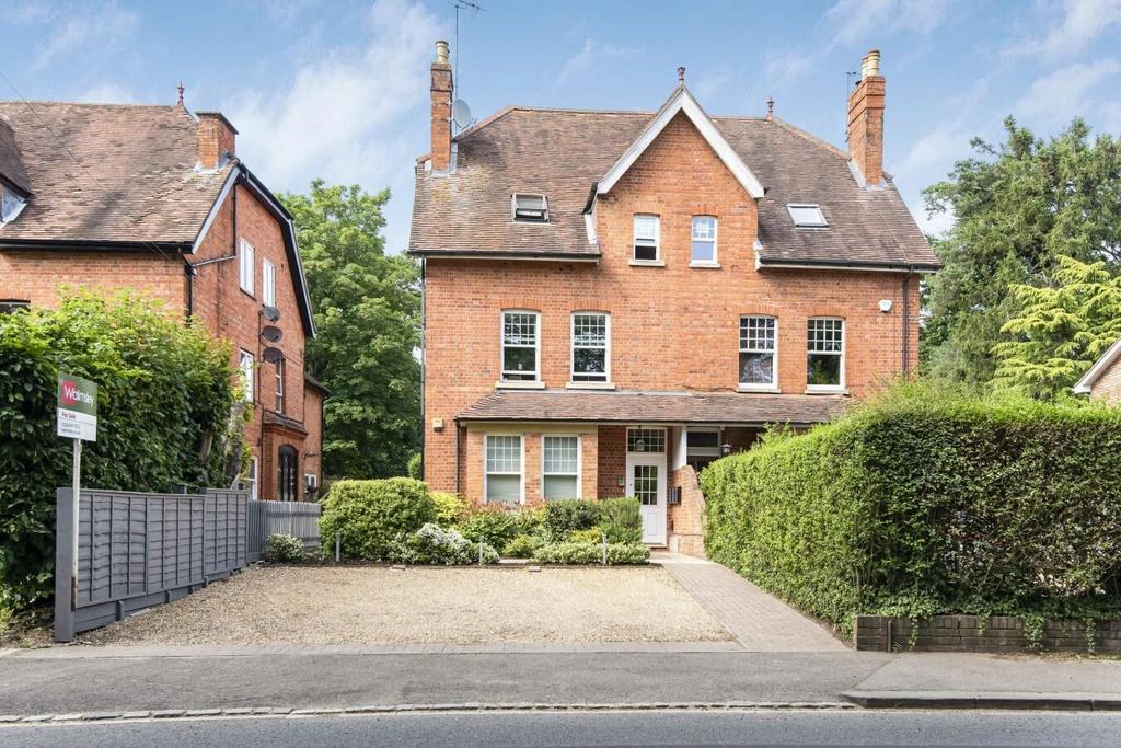 Woodcote Road 1 bed apartment - £1,350 pcm (£312 pw)
