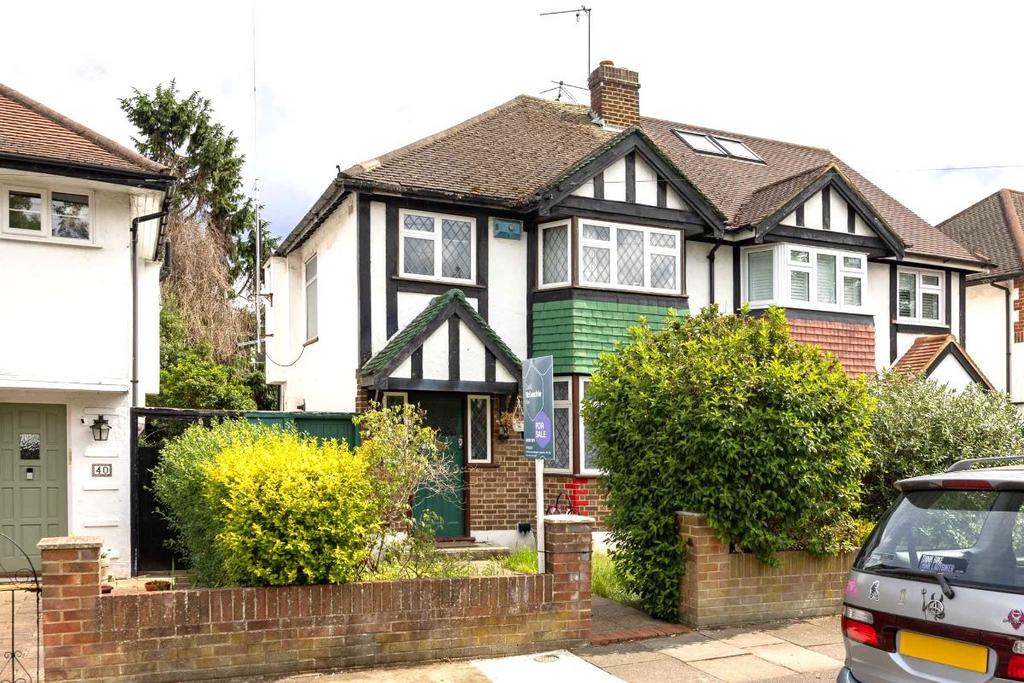 Beech Way, Twickenham 3 bed semi-detached house - £600,000