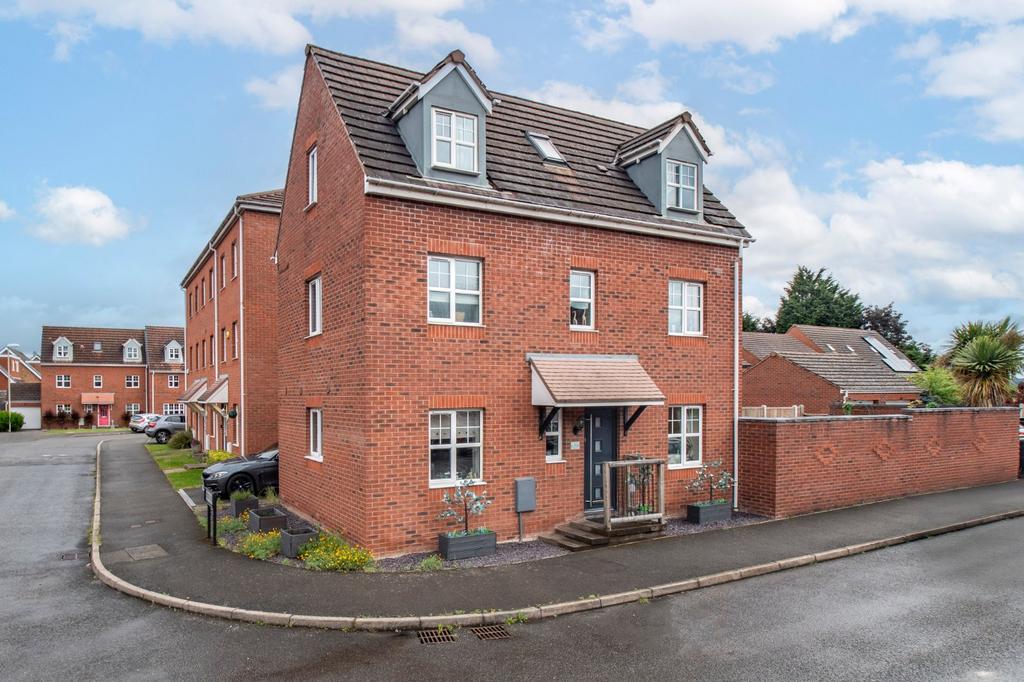 Bickon Drive, Brierley Hill, West... 4 bed detached house - £390,000