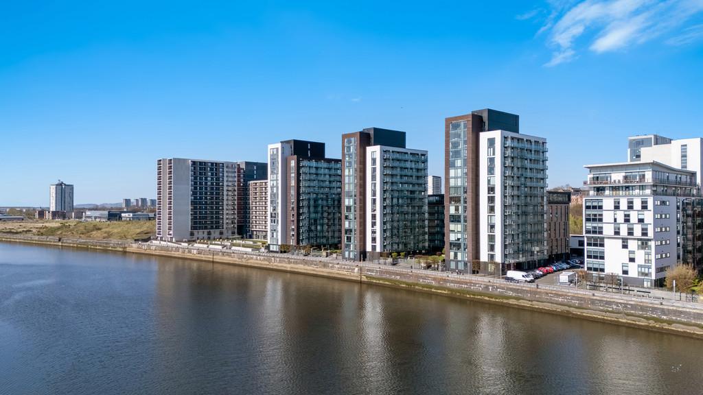 Meadowside Quay Walk, Glasgow G11 1 bed flat - £135,000