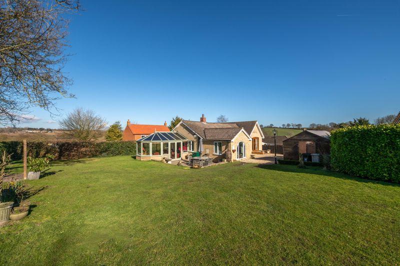 20 North Halls, Binbrook, Market Rasen 3 bed bungalow for sale - £425,000