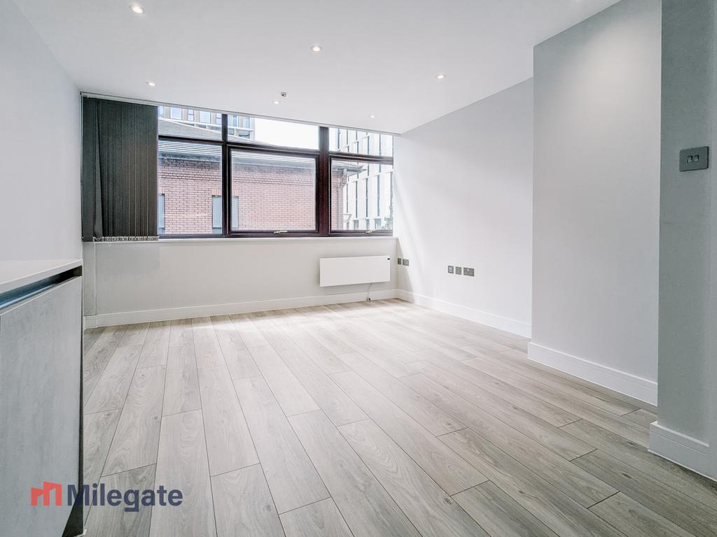 College Road, Harrow HA1 1 bed flat to rent - £1,475 pcm (£340 pw)