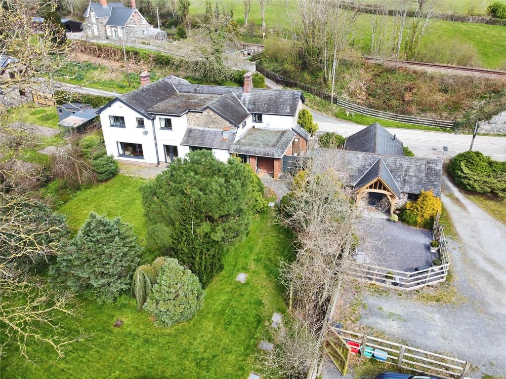 Pontdolgoch, Caersws, Powys, SY17 5 bed detached house - £625,000