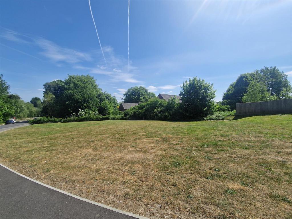 Haybrook Rise, Pewsey Plot for sale - £50,000