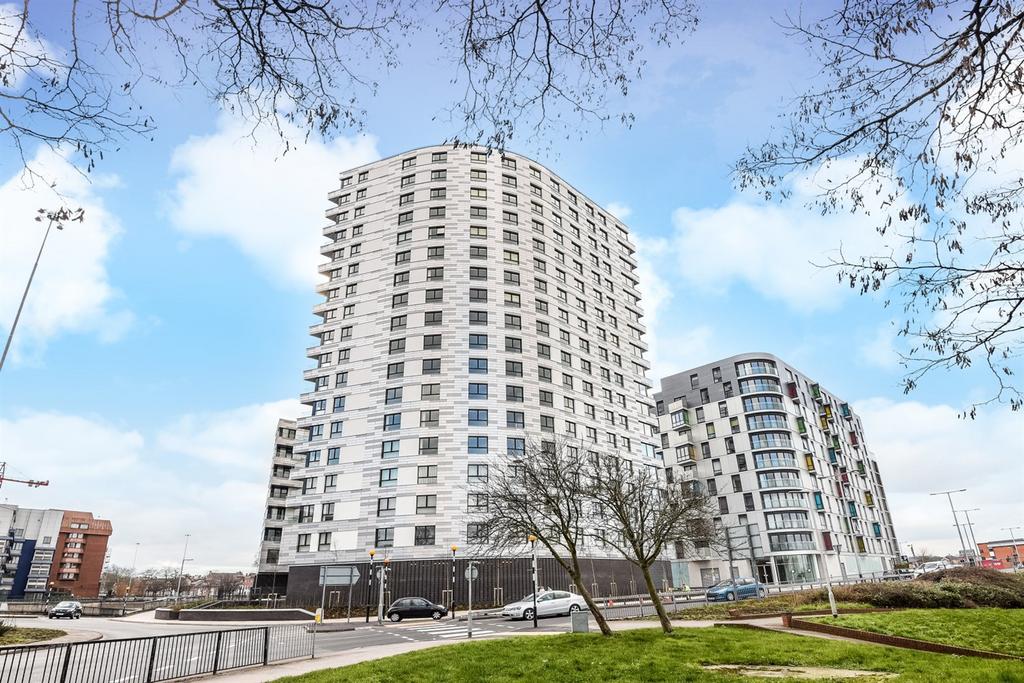 Alfred Street, Reading, RG1 1 bed apartment - £1,325 pcm (£306 pw)