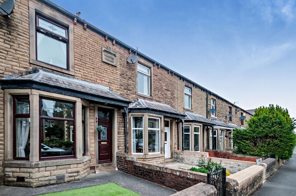 GISBURN ROAD, BARNOLDSWICK BB18 3 bed terraced house - £160,000