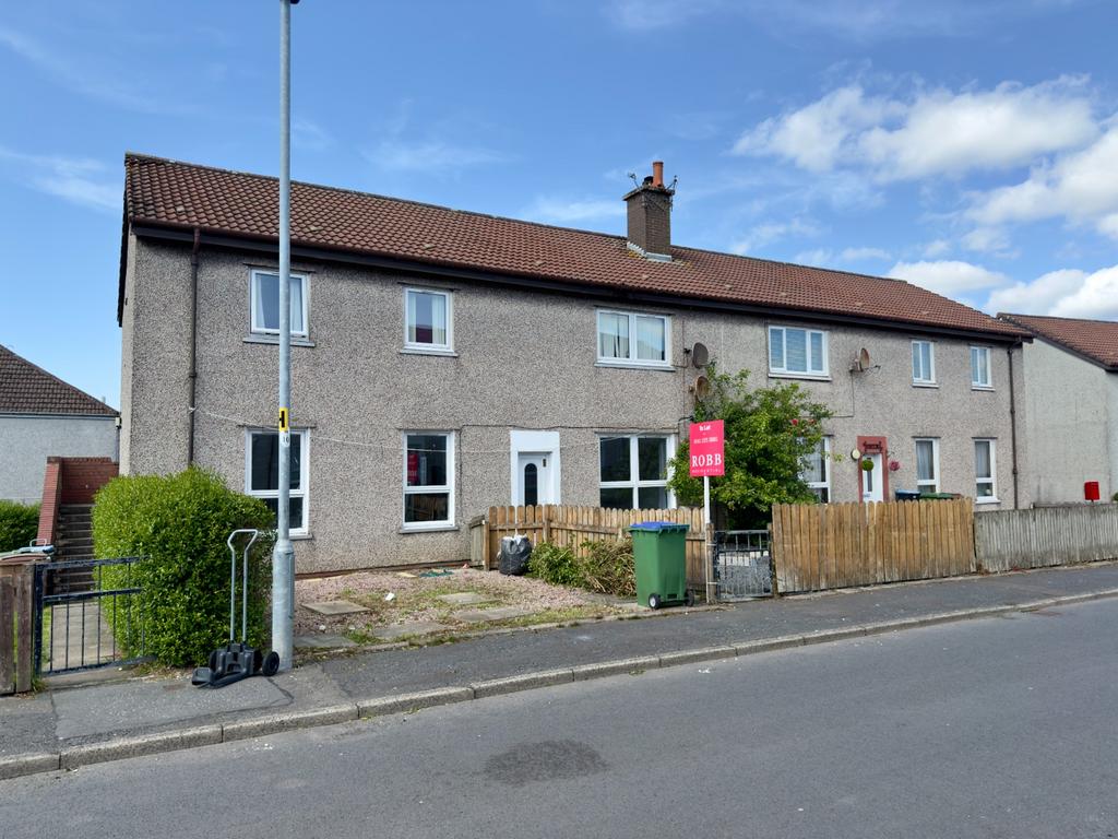 Netherthird Road, Cumnock, Ayrshire... 3 bed flat - £650 pcm (£150 pw)