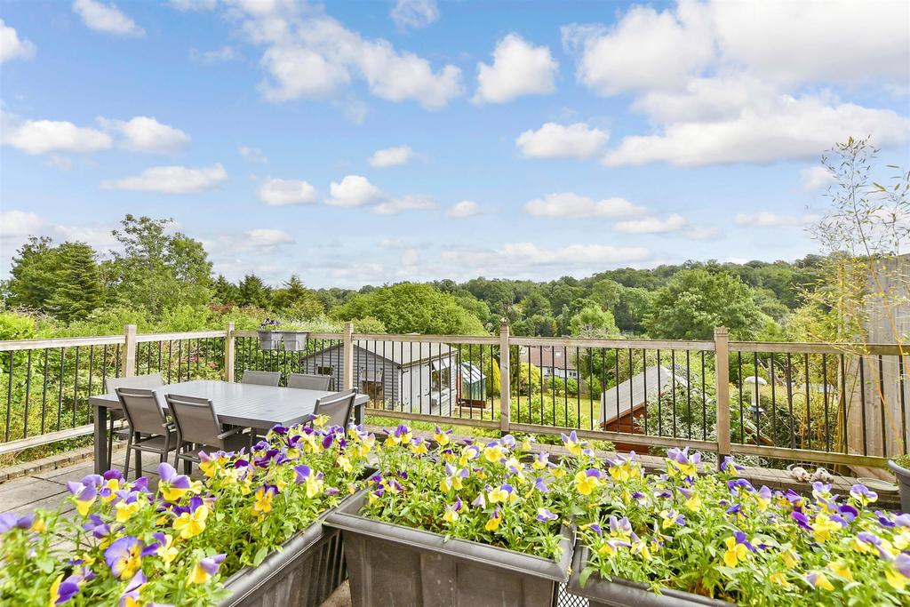 Riddlesdown Avenue, Purley, Surrey 3 bed semi-detached house for sale ...