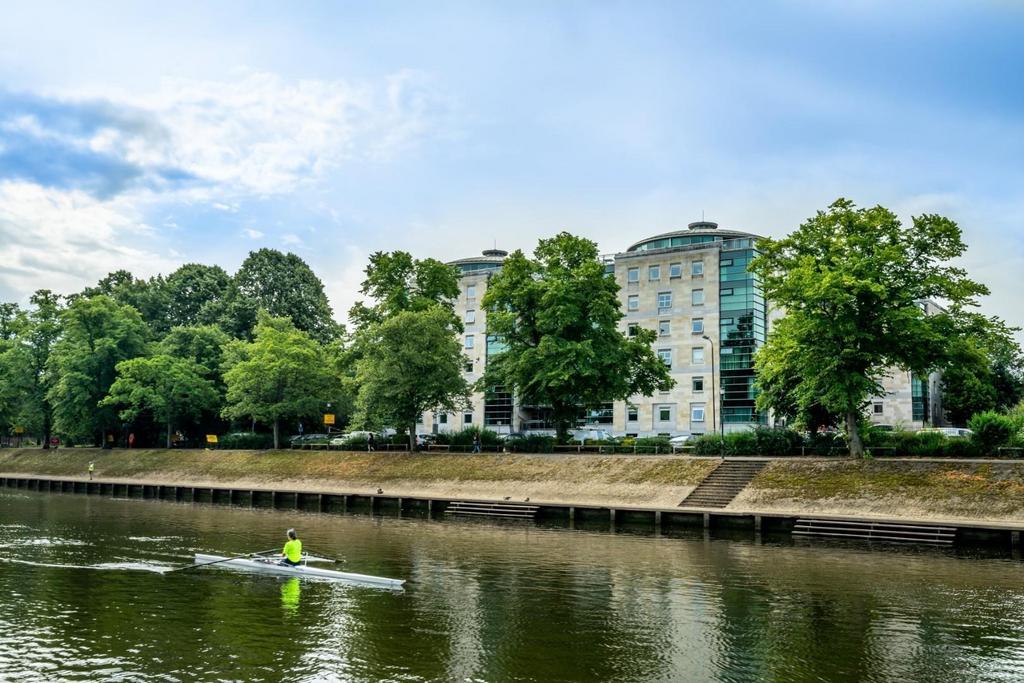 Leeman Road, York 2 bed apartment for sale - £325,000