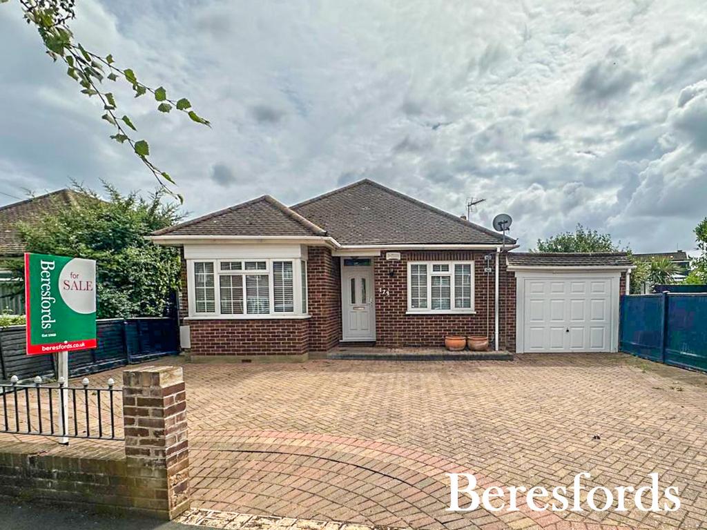 Roseberry Gardens, Upminster, RM14 2 bed bungalow for sale - £525,000