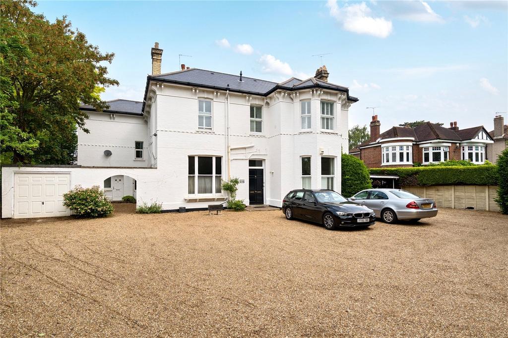 Rydens Road, Walton-On-Thames, KT12 2 bed flat - £475,000