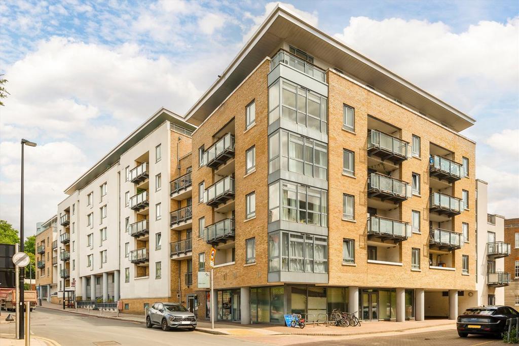 Wapping Lane, London E1W 2 bed flat to rent - £2,396 pcm (£553 pw)