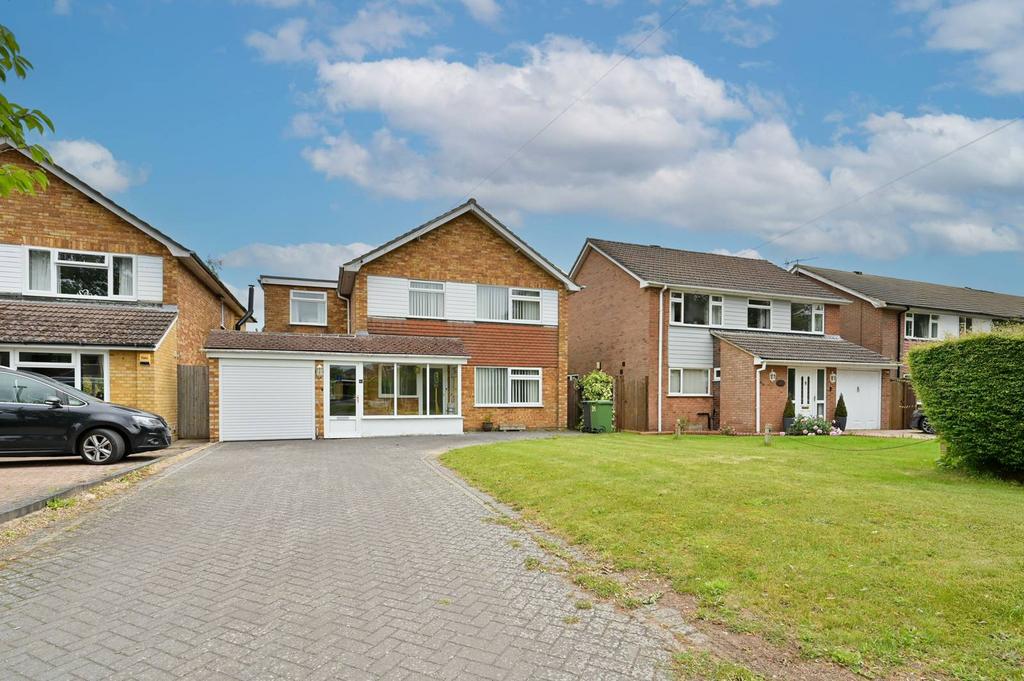 Bedmond Road, Hemel Hempstead, HP3 4 bed detached house - £700,000