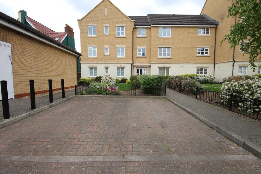 Beaconsfield Road, Bexley DA5 2 bed apartment - £1,450 pcm (£335 pw)